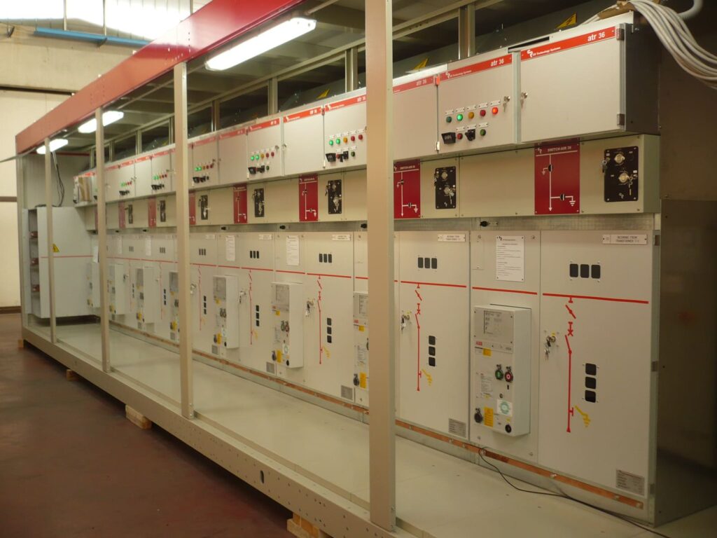 STC-Box shelters y cuadros MT - CR Technology Systems