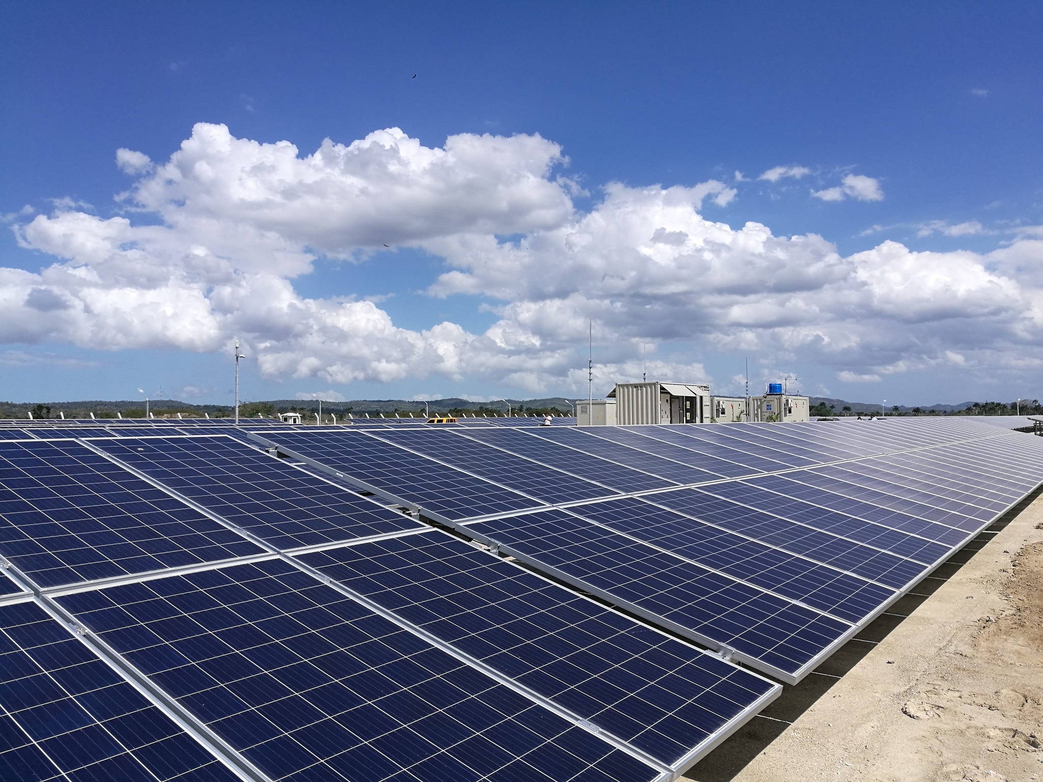 Sistemas fotovoltaicos 10 MWp - CR Technology Systems