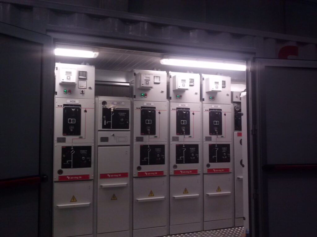 Sous-stations compactes 34,5kV - CR Technology Systems