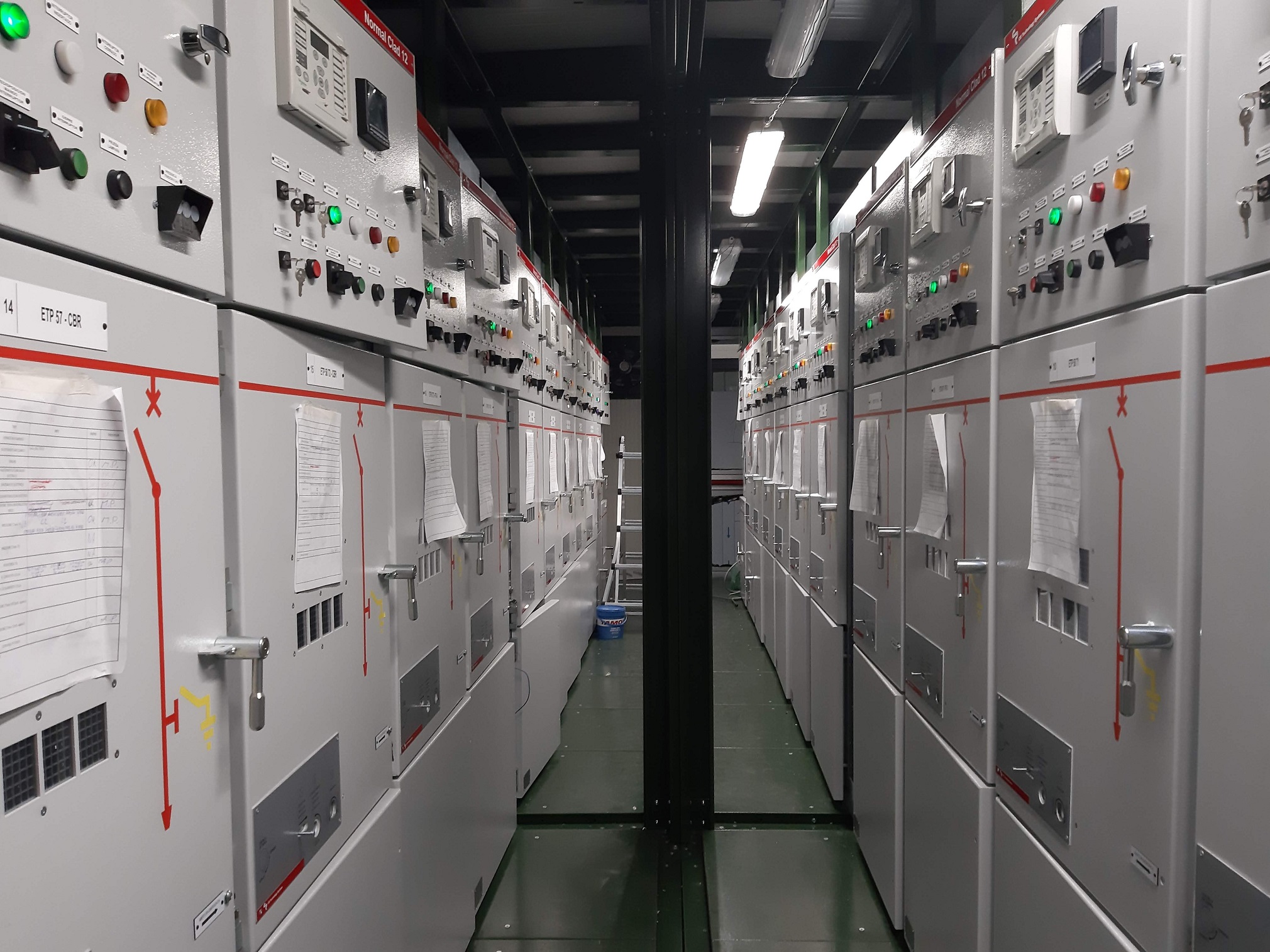 Sous-stations compactes pour aciérie - CR Technology Systems