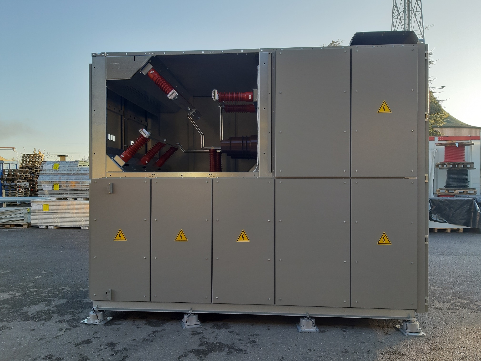 Sous-stations compactes pour aciérie - CR Technology Systems